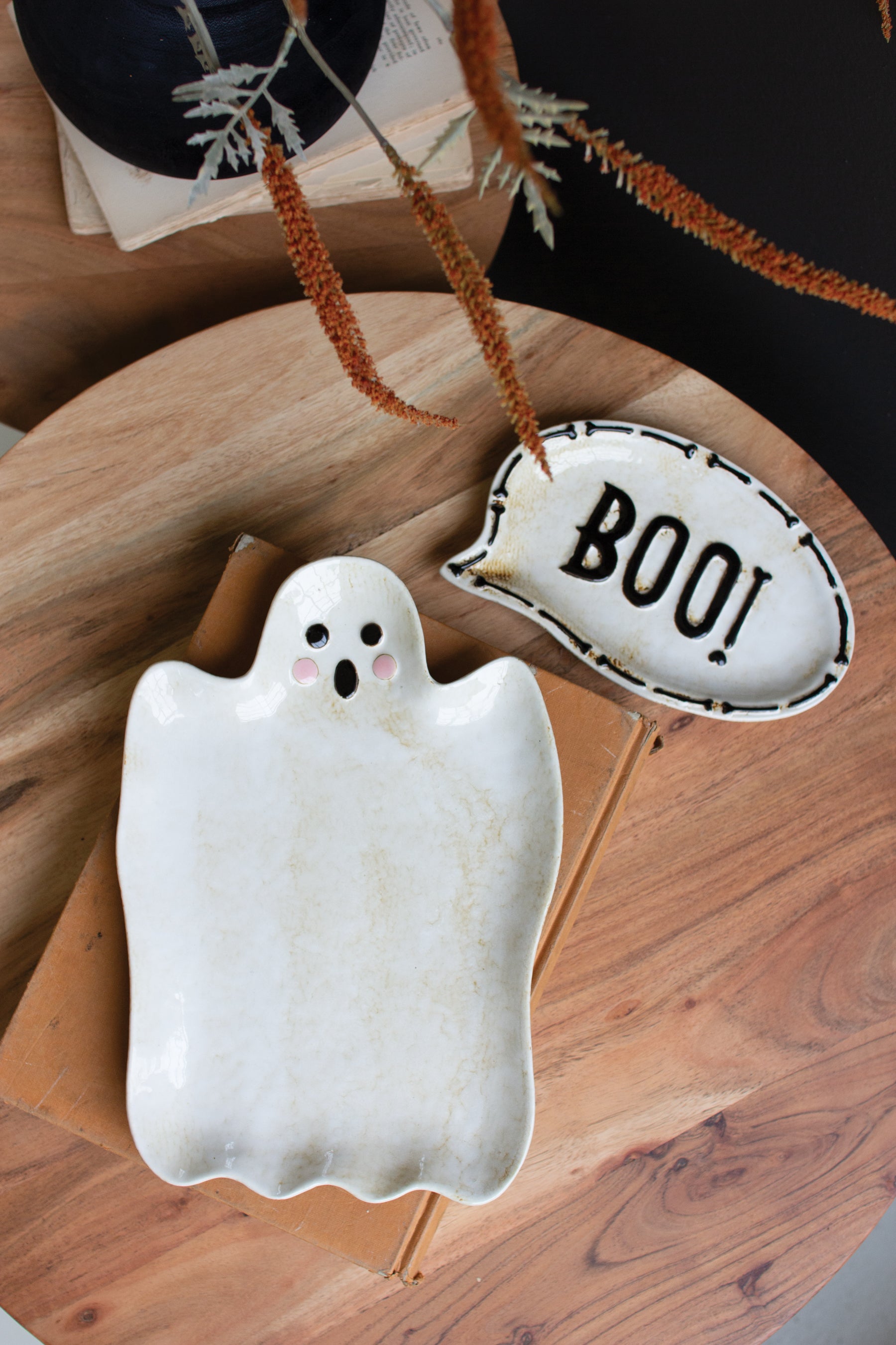 Set of 2 Ceramic Boo and Ghost Serving Platters – Hudson & Vine