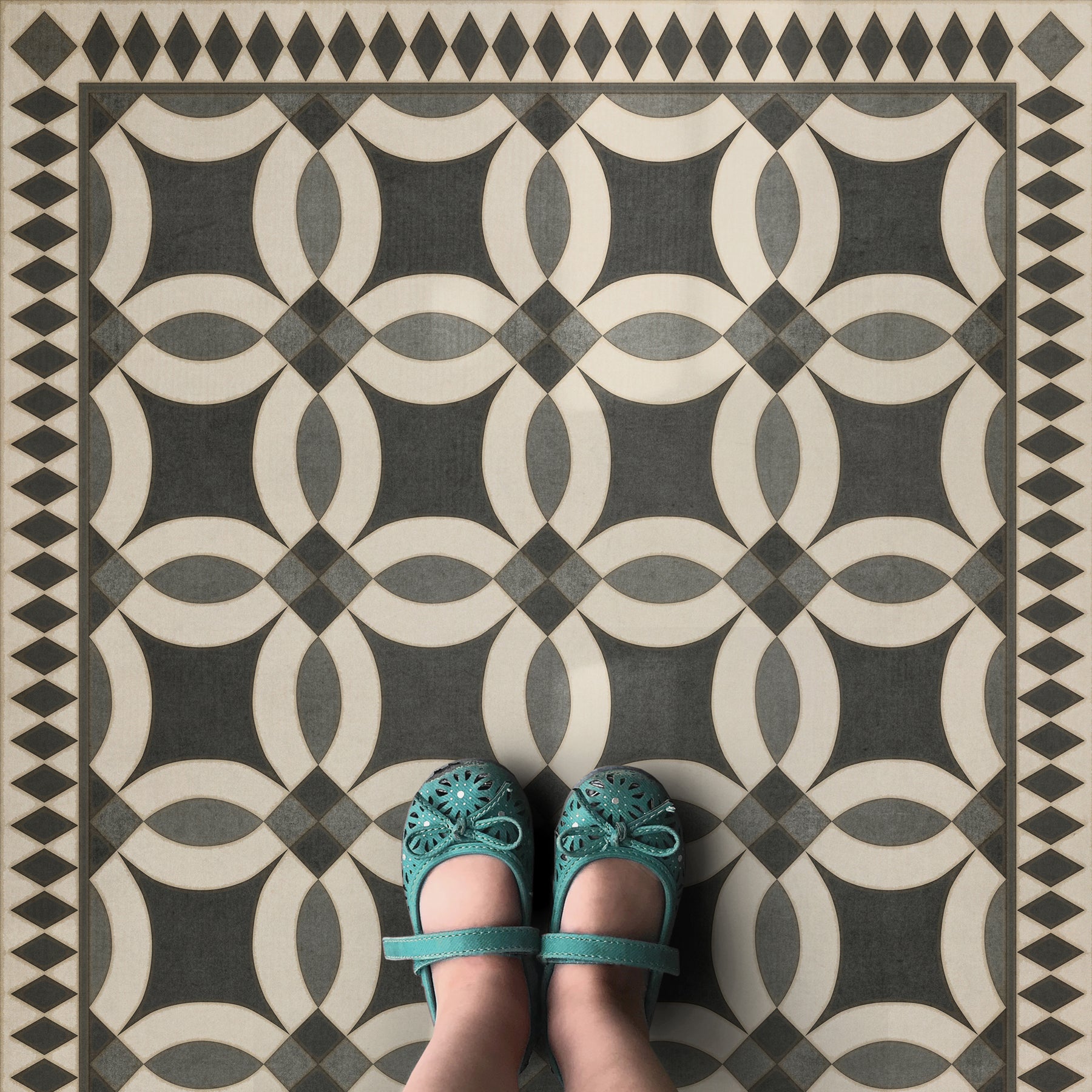 Vintage Vinyl Floorcloth Rug (American Folk Art Museum - Wedding Ring ...